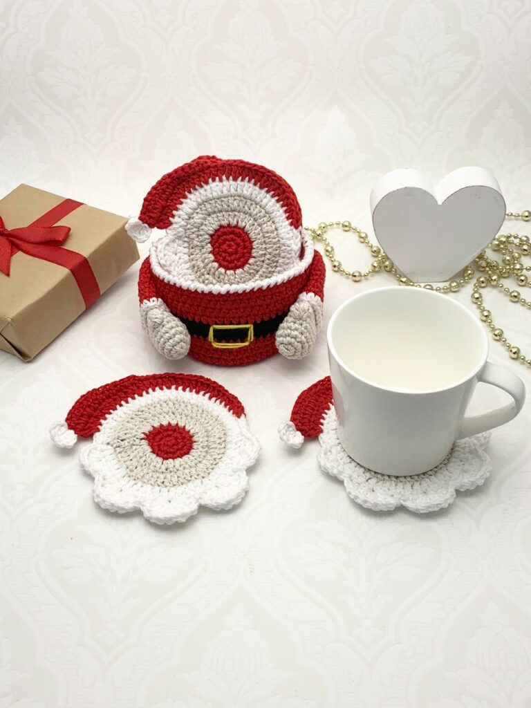 Santa Coaster with Basket Crochet pattern - Ellenkantarellen.com