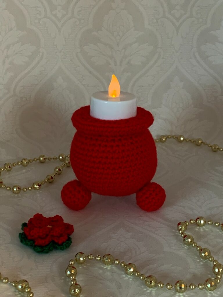 Christmas Candle Holder crochet pattern - Ellenkantarellen.com