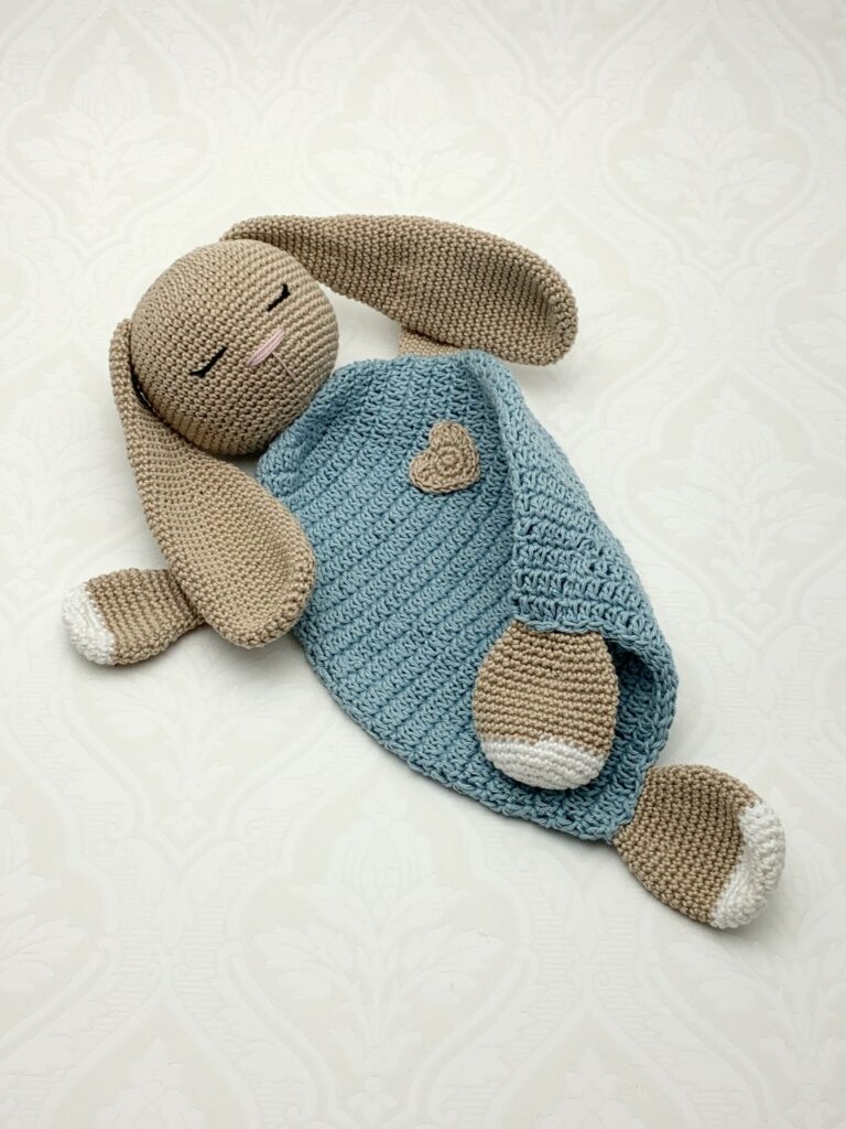 Bunny comforter/lovey crochet pattern - Ellenkantarellen.com