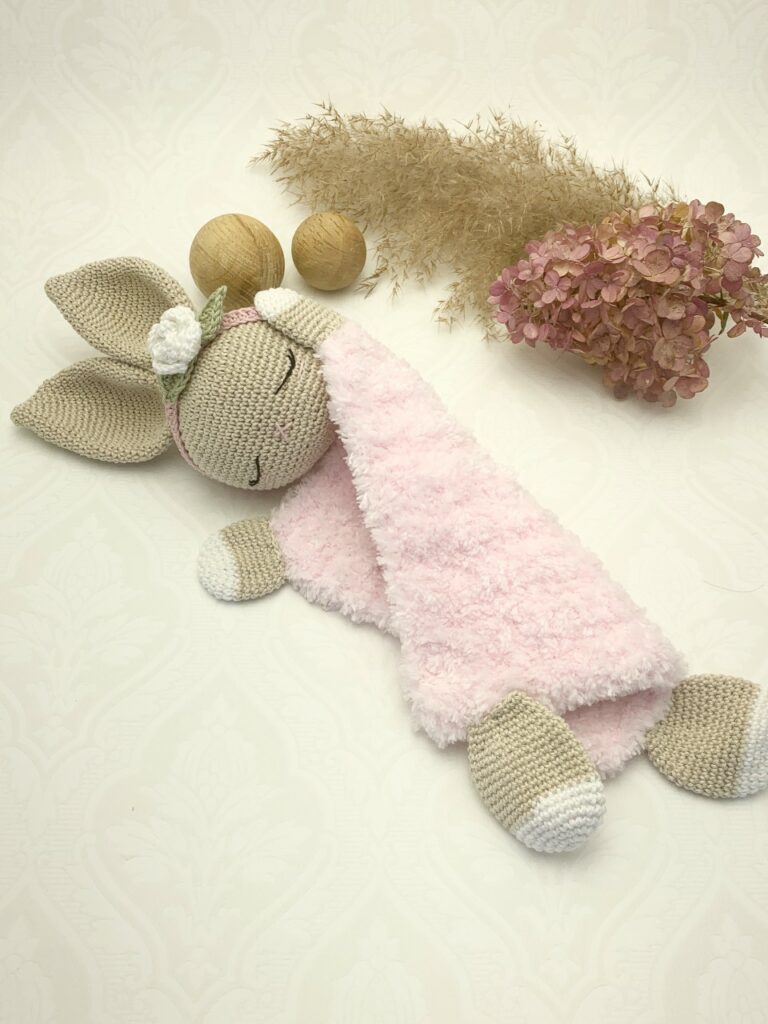 Pink Bunny comforter/lovey crochet pattern - Ellenkantarellen.com