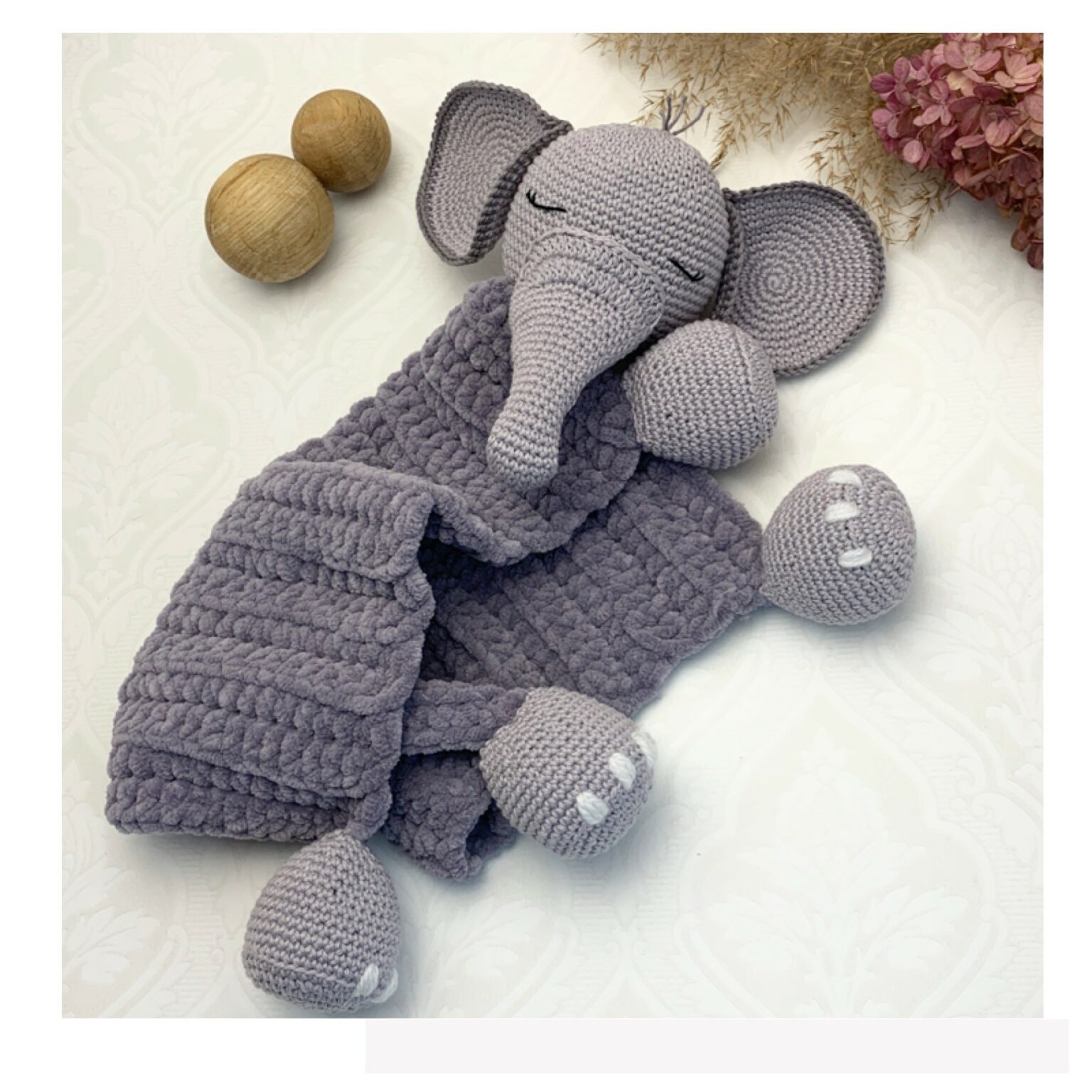 Elephant comforter blanket/lovey crochet pattern - Ellenkantarellen.com