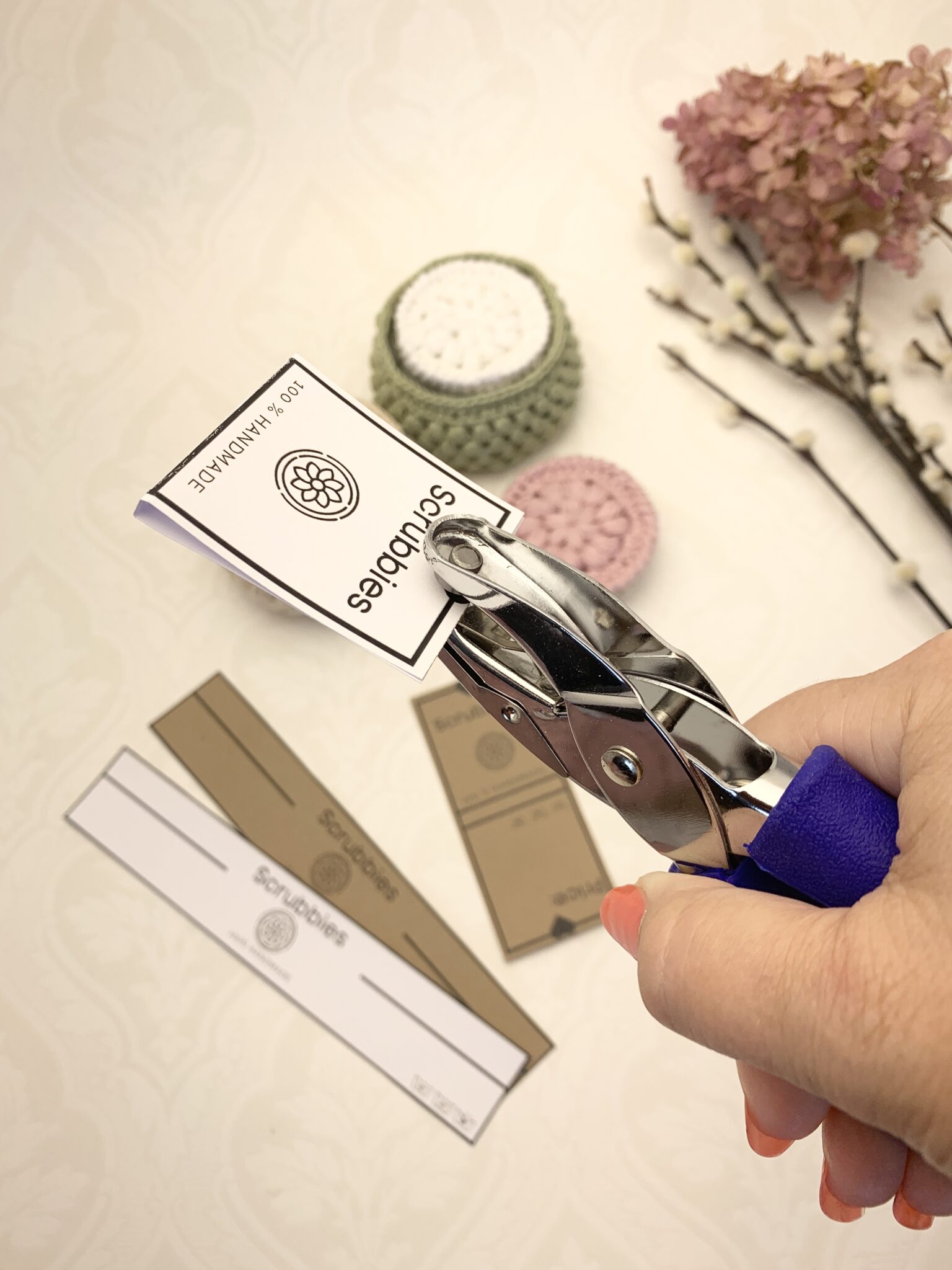 Printable Tags for Baby BIB + Bonus skinny Tags - Ellenkantarellen.com
