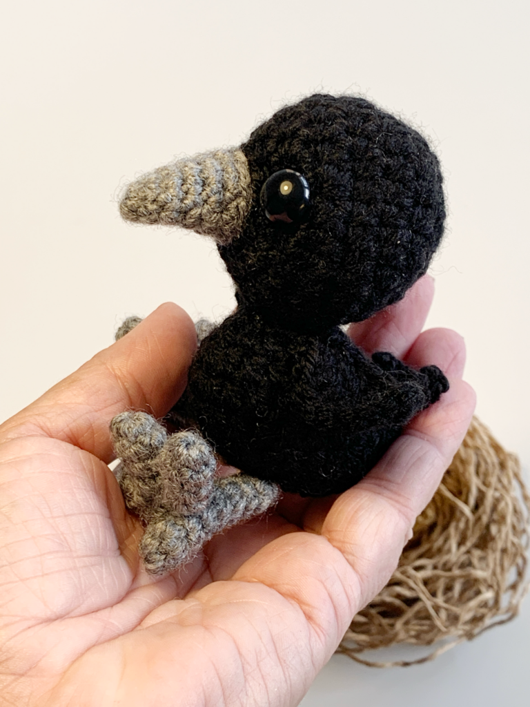 Baby Crow crochet pattern - Ellenkantarellen.com