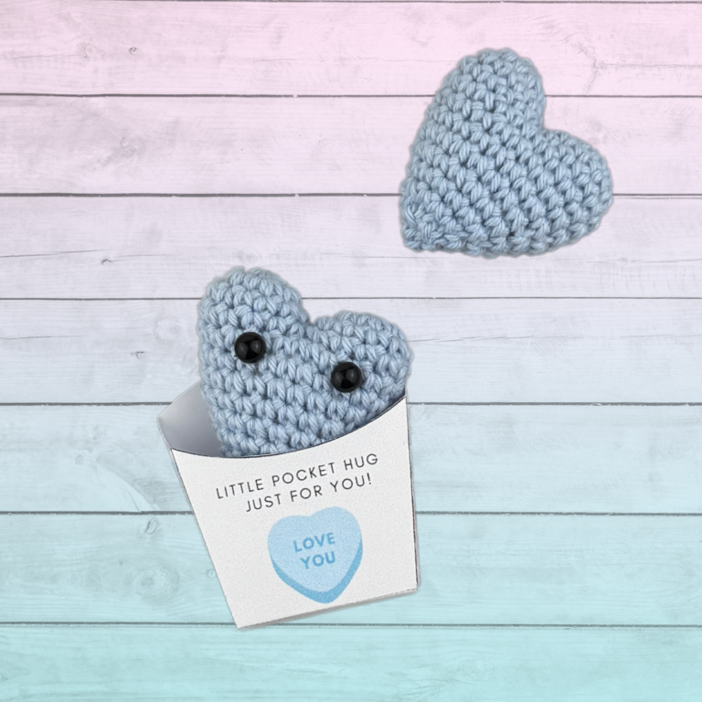 Pocket Hug Heart crochet pattern + super cute printable Holder ...