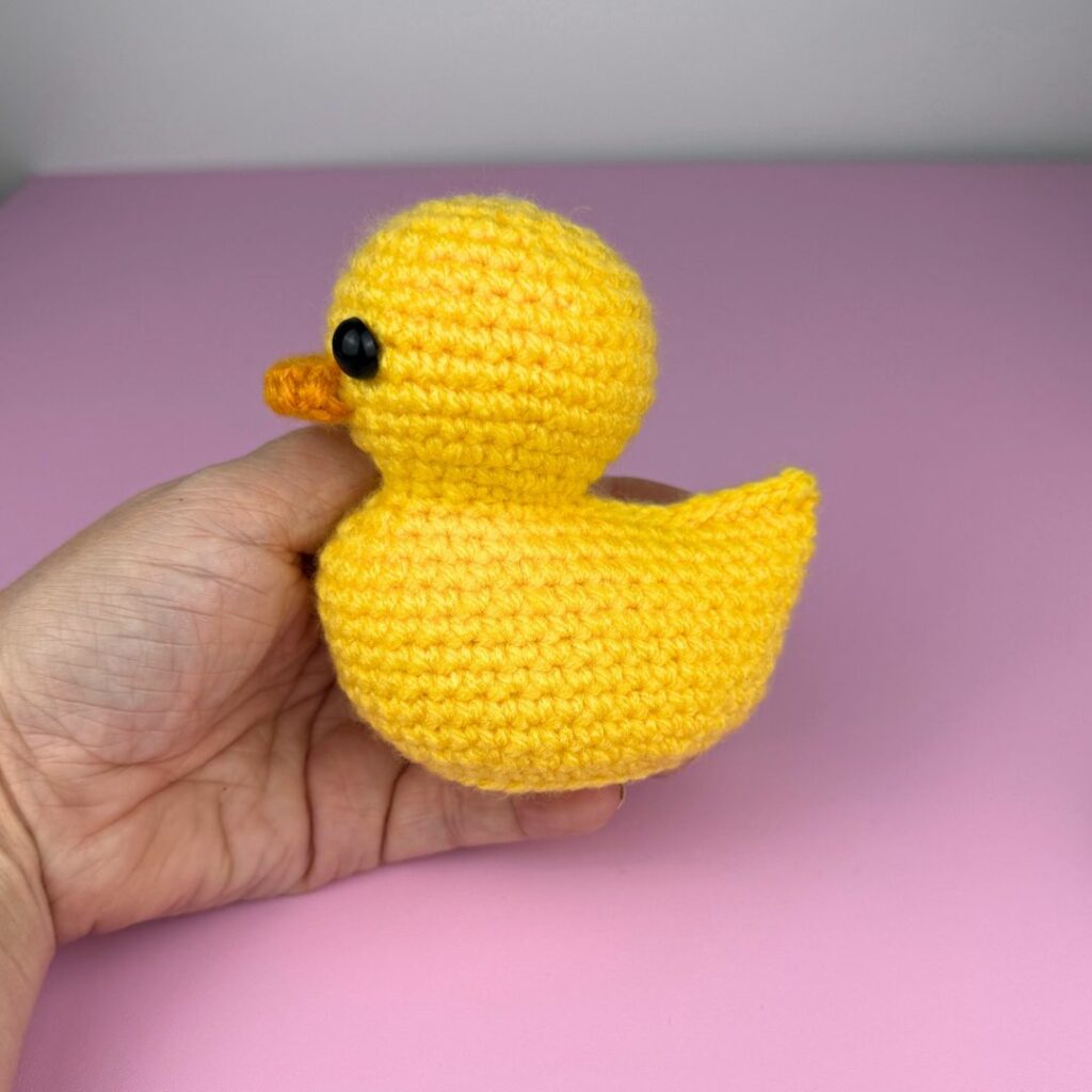 Super cute NO SEW Rubber Ducky Crochet pattern - Ellenkantarellen.com