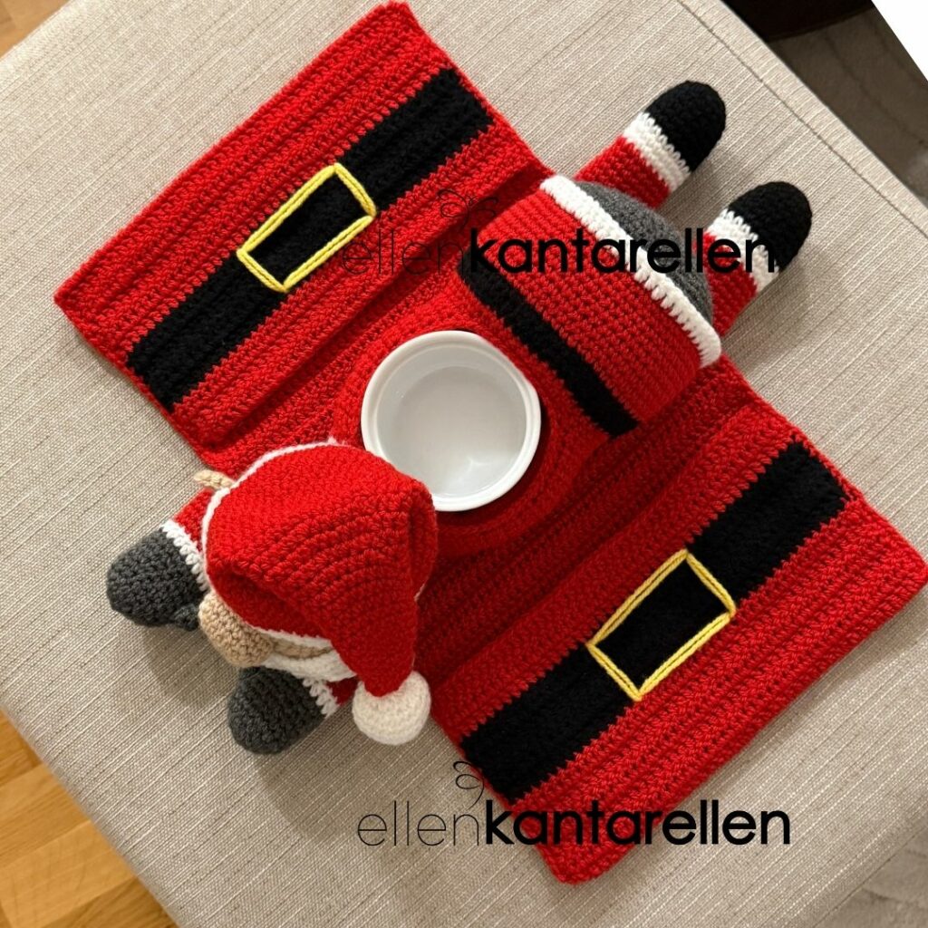 Crochet Santa Sofa Armrest Organizer pattern - Ellenkantarellen.com