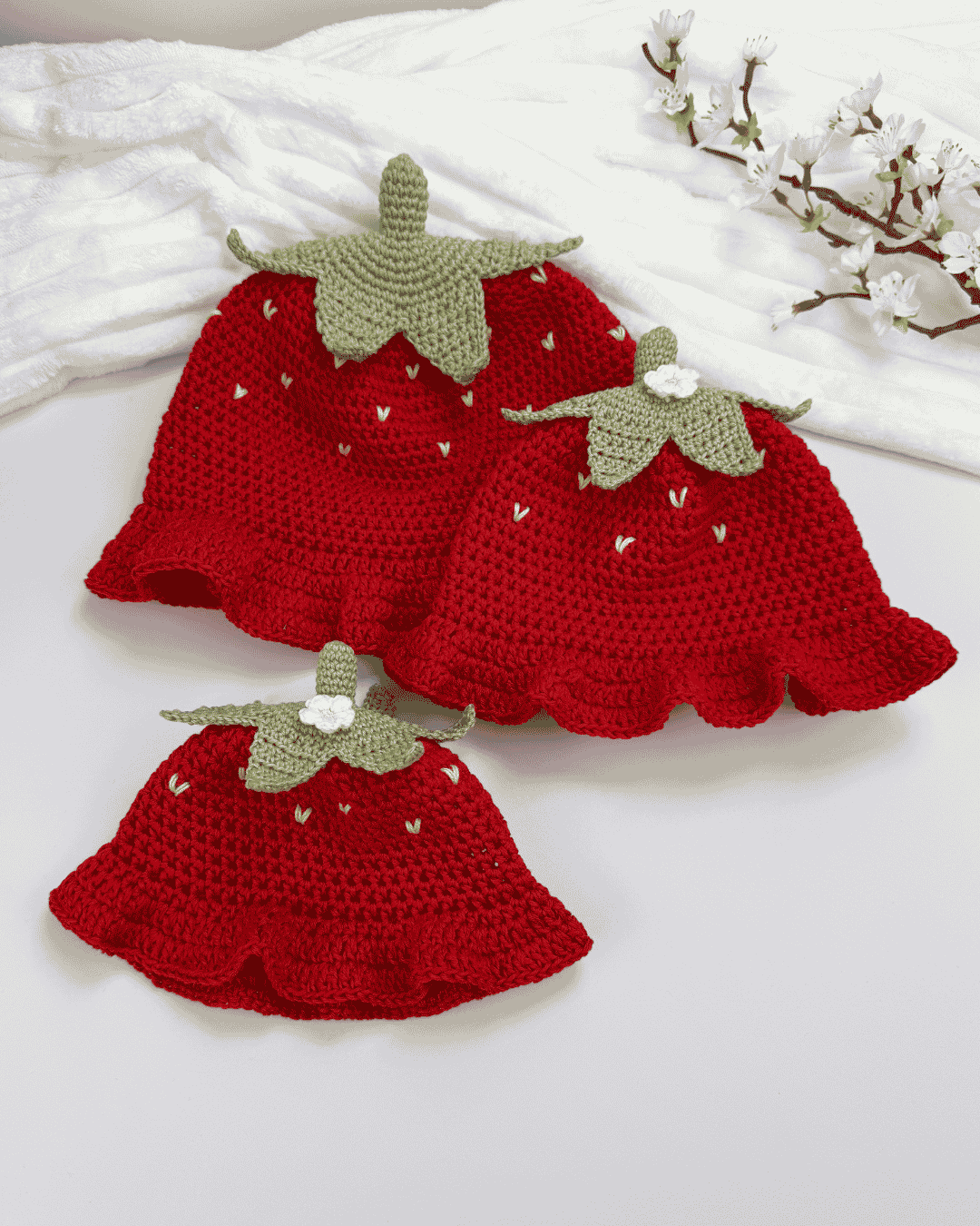 Crochet Strawberry Hat Pattern - Ellenkantarellen.com