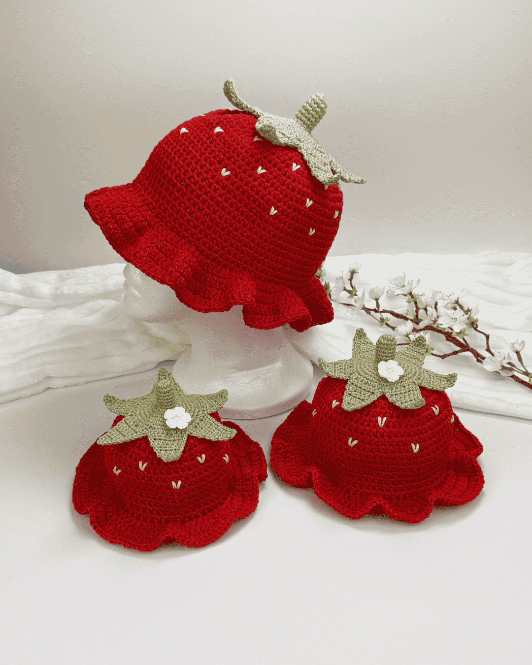 Crochet Strawberry Hat Pattern - Ellenkantarellen.com